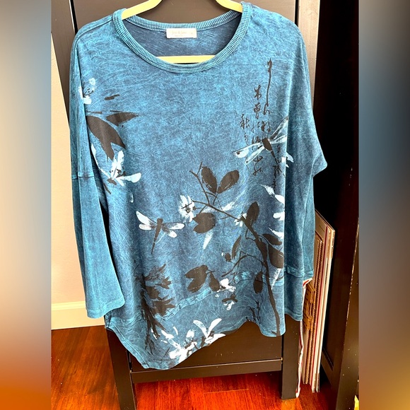 Jess & Jane | Tops | Jess Jane Diagonal Hem Top | Poshmark